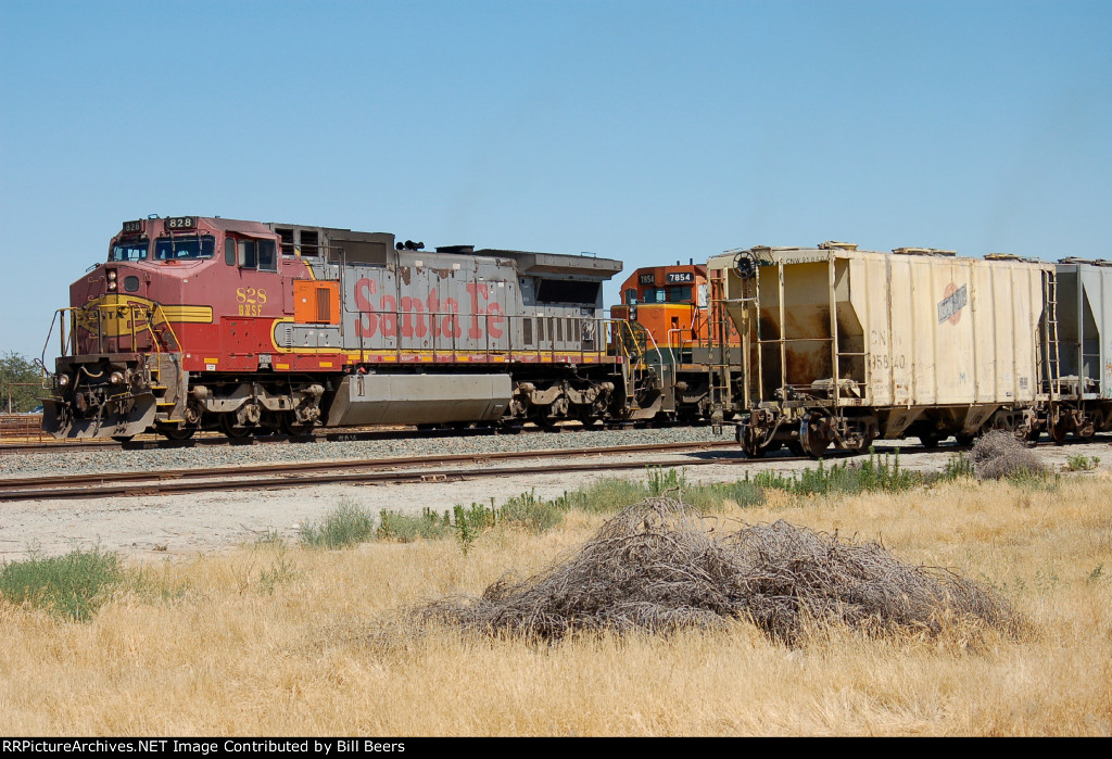 BNSF in warbonnet paint